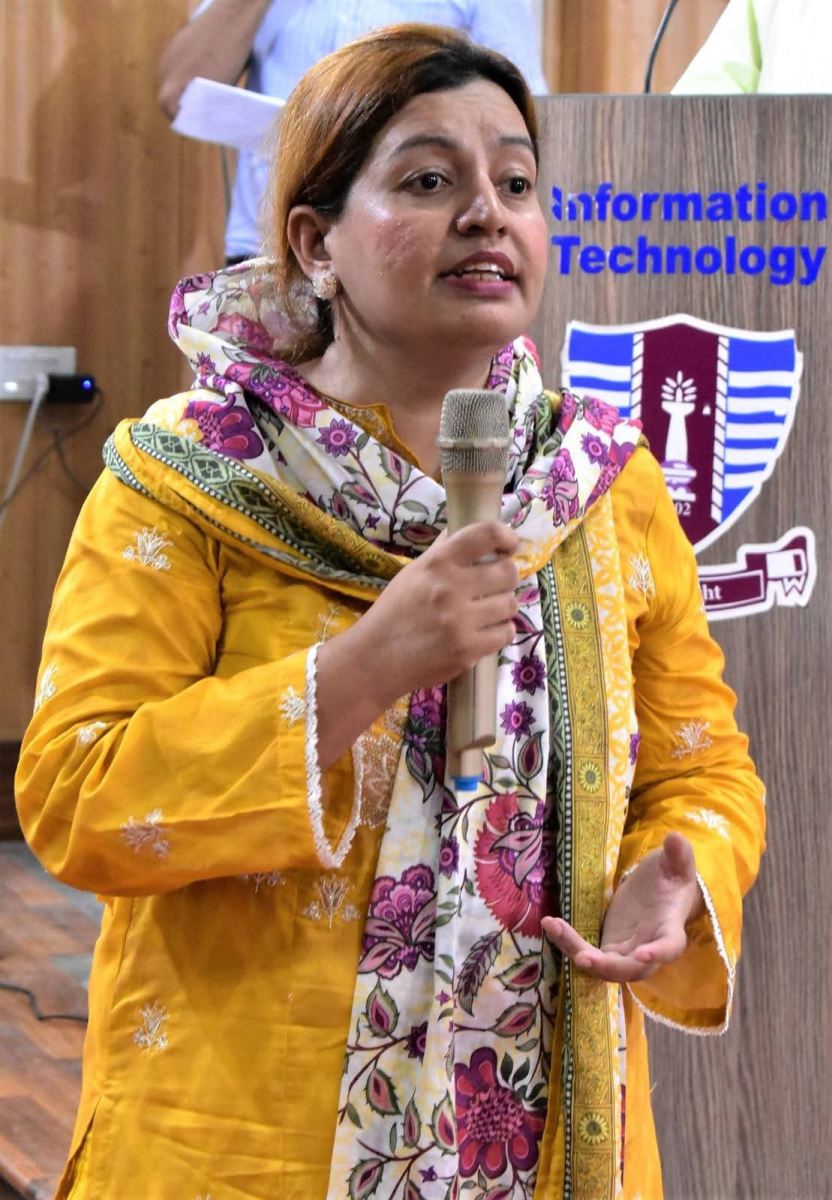 Three-Minute Thesis Competition and Thesis Display Held at GCUF, IT Department – GCUF